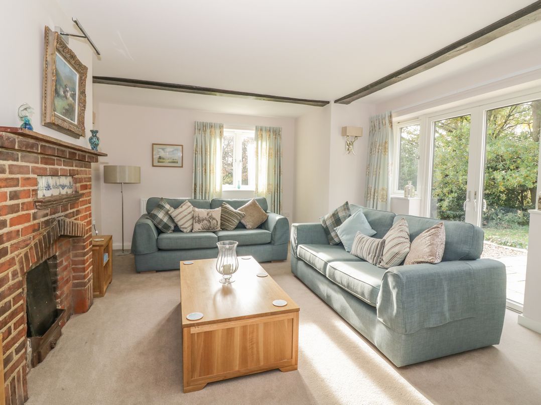 Cherry Tree - Detached Cottage To Rent In Norwich, Norfolk