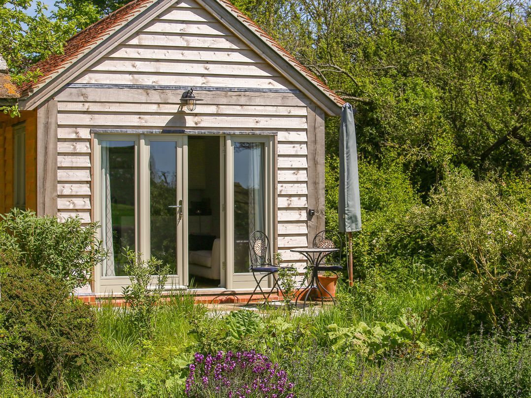The Lodge at Mortons - Cosy Cottage In Wiltshire | Elite Cottages