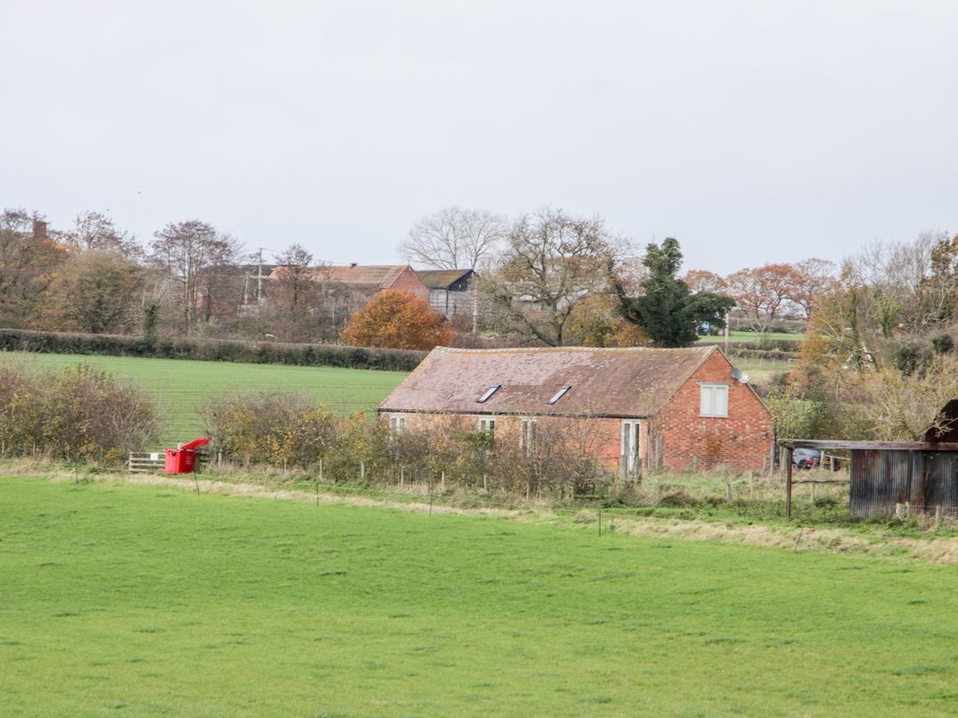 Tree House Barn - Stylish Holiday Cottage In Shropshire To Rent