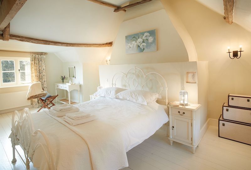 Benville Cottage - Luxury Thatched Cottage In West Dorset