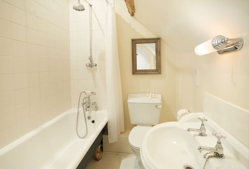 Benville Cottage - Luxury Thatched Cottage In West Dorset