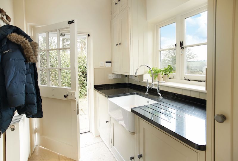 Benville Cottage - Luxury Thatched Cottage In West Dorset