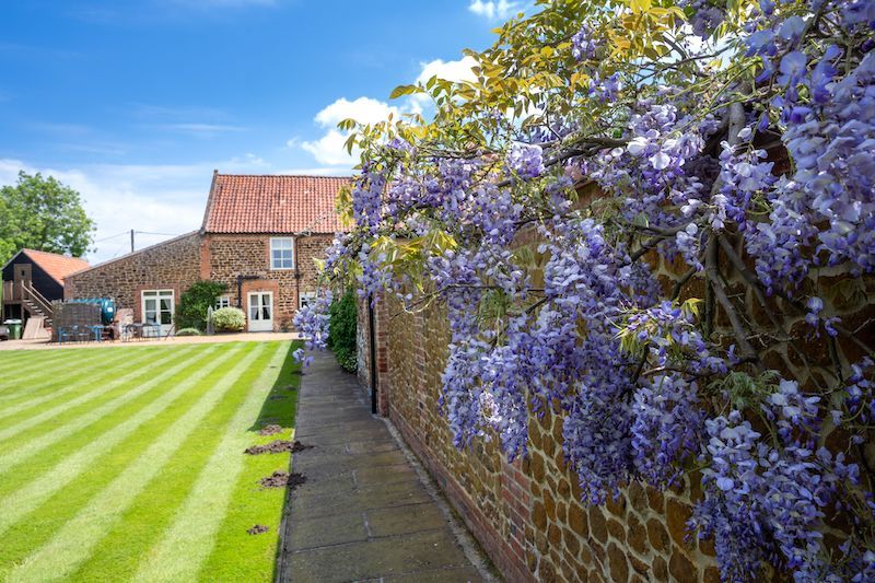 Ivy Farm - Luxury Cottage In Norfolk | Group Cottages With Pools