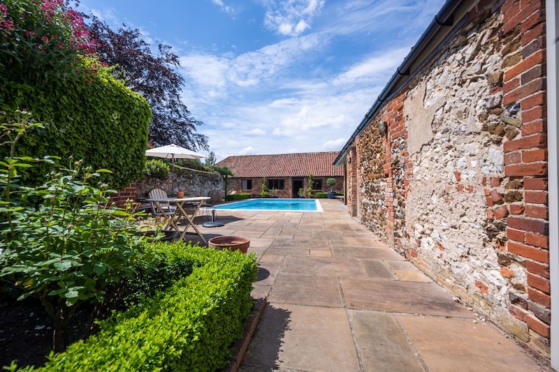 Ivy Farm - Luxury Cottage In Norfolk | Group Cottages With Pools