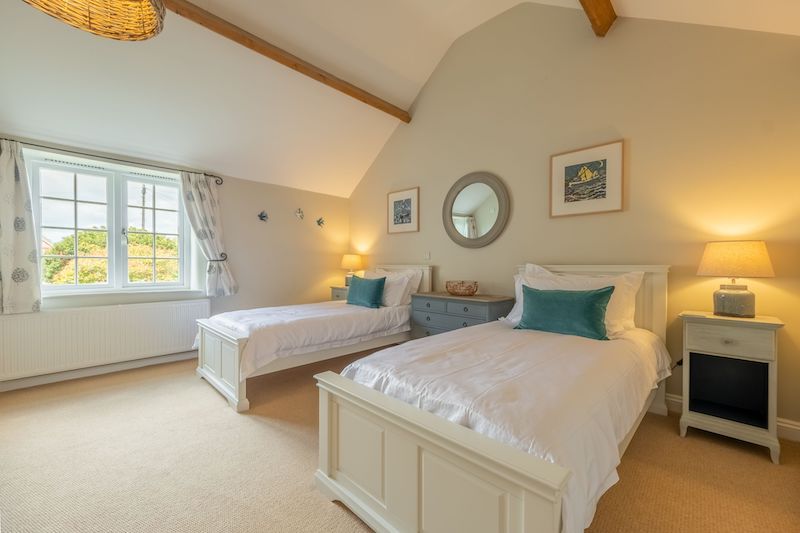 Pine Cottage - Family Friendly Holiday Cottage Thornham, Norfolk