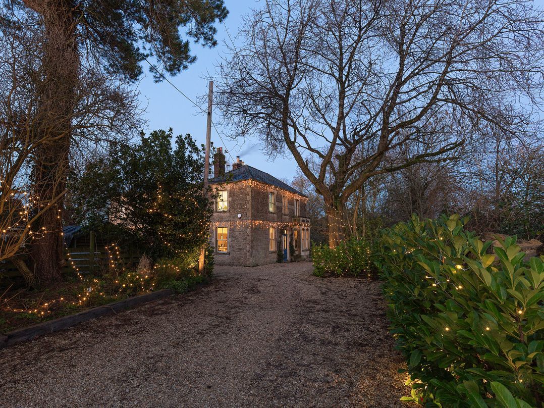 Vallis Oak Villa -Luxury Holiday Cottage, Frome in Somerset