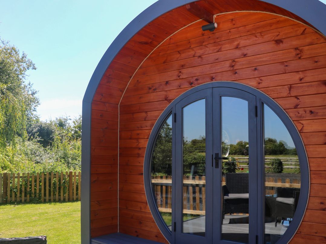 Willow Pod - Romantic Holiday Pod in West Sussex | Elite Cottages