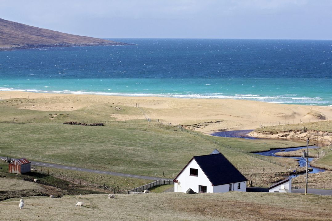 Otter Cottage - Beach View Holiday Cottage, Isle of Harris