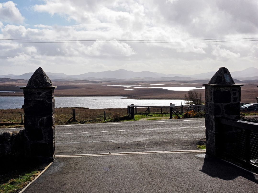 Achmore Schoolhouse - Luxury Holiday Home, Isle of Lewis