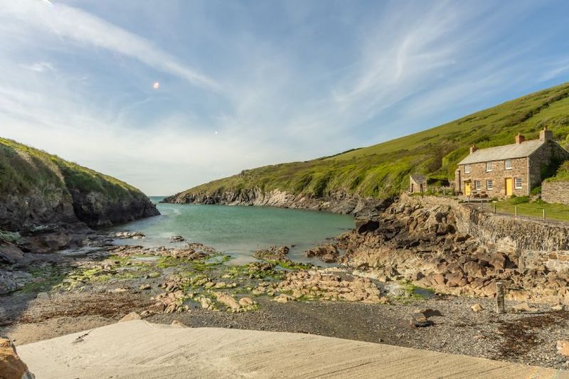 No.2 The Fish Cellars - Coastal Holiday Home, Port Quin, Cornwall