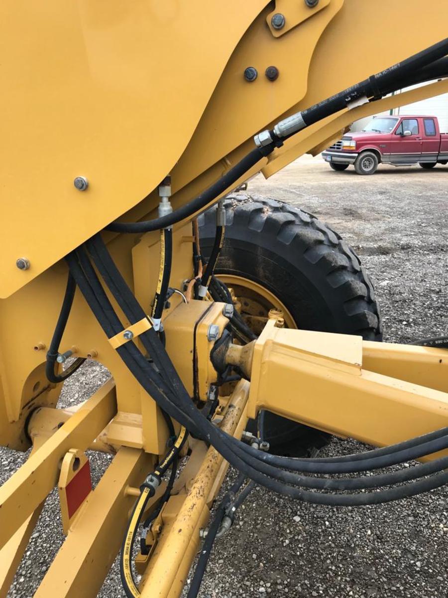 CAT 140M2 VHP PLUS - Red Bull Equipment