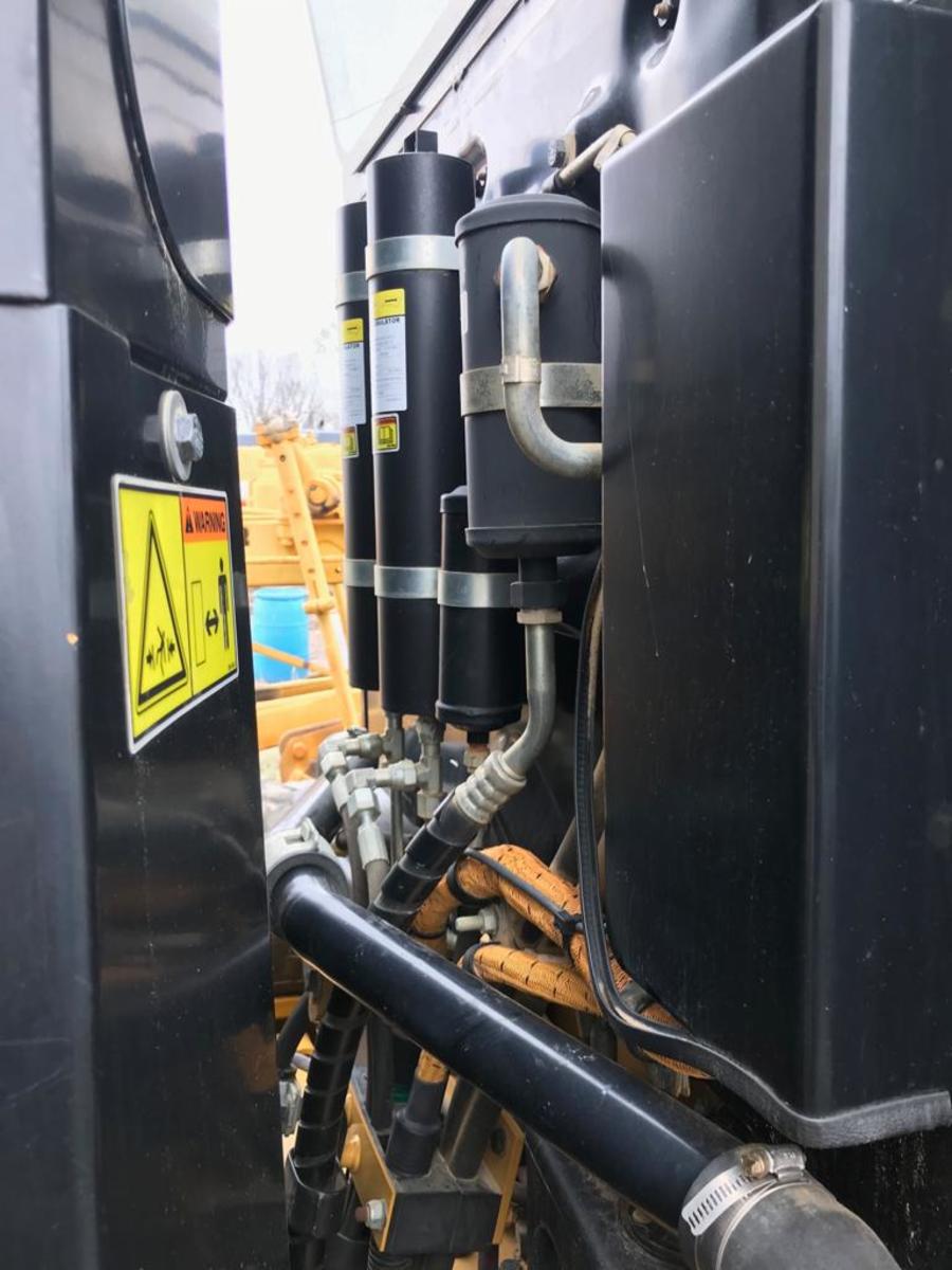 CAT 140M2 VHP PLUS - Red Bull Equipment