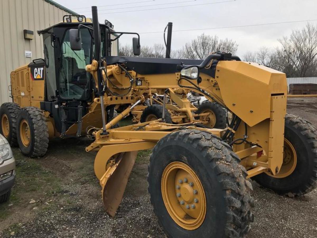 CAT 140M2 VHP PLUS - Red Bull Equipment