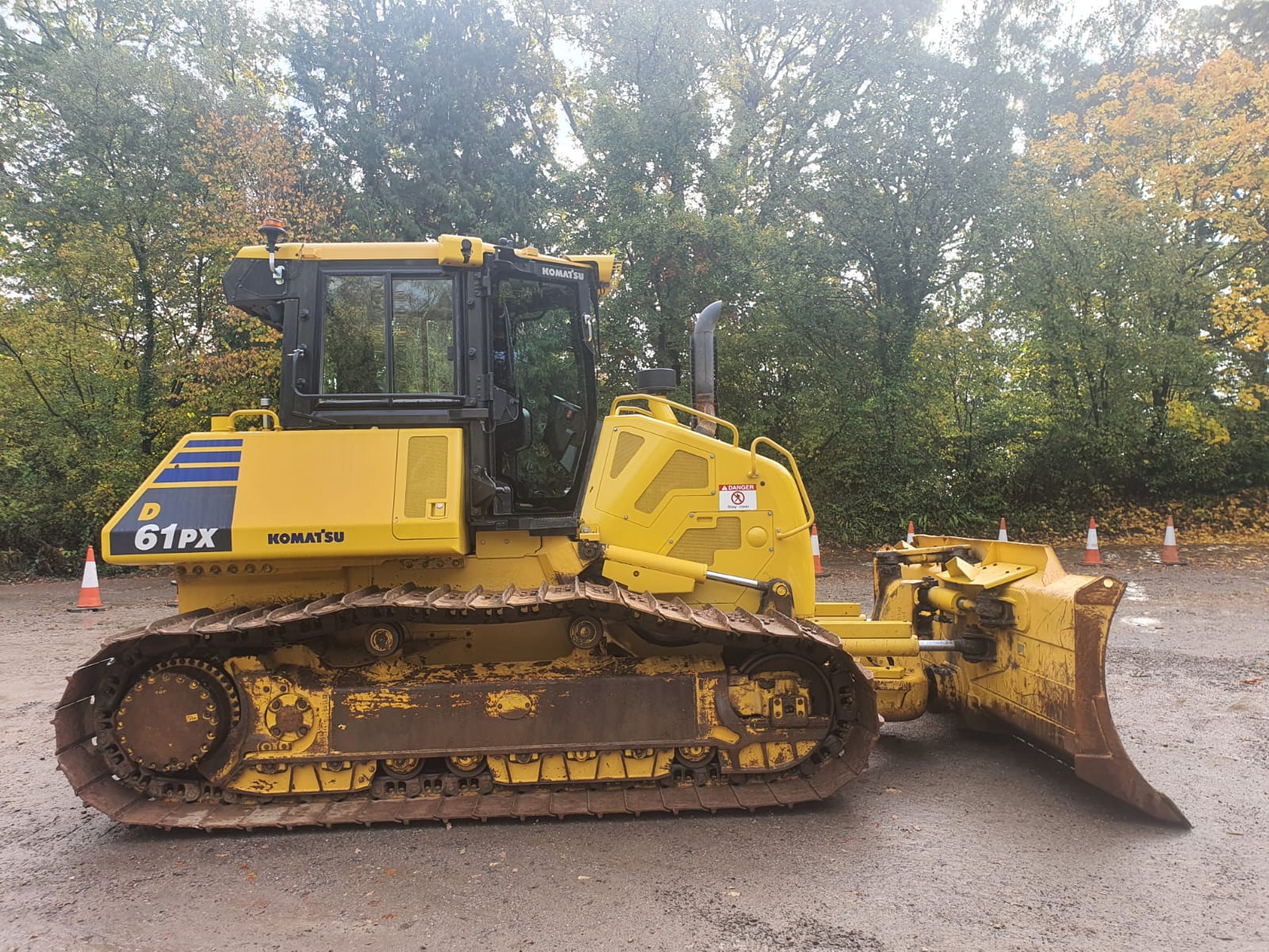 Komatsu D61PX-24 - Red Bull Equipment