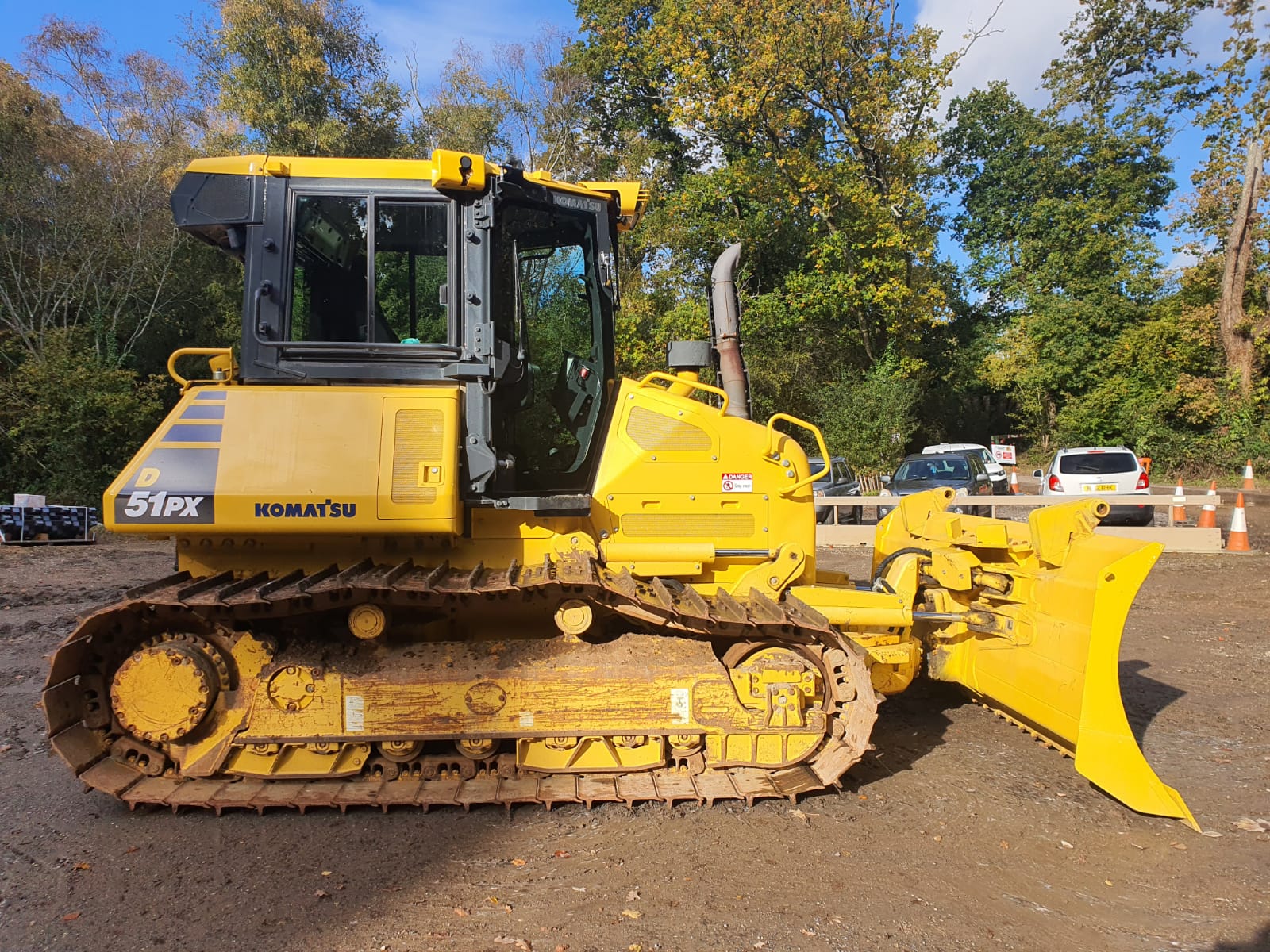 Komatsu D51PX-24 - Red Bull Equipment