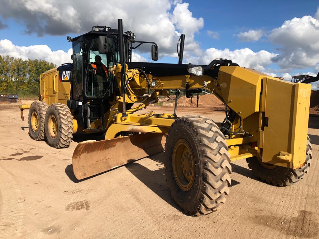 CAT 12M2 VHP PLUS - Red Bull Equipment