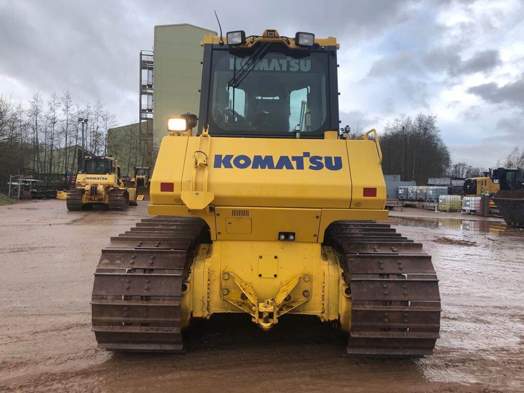 KOMATSU D65PX-18 70585 - Red Bull Equipment