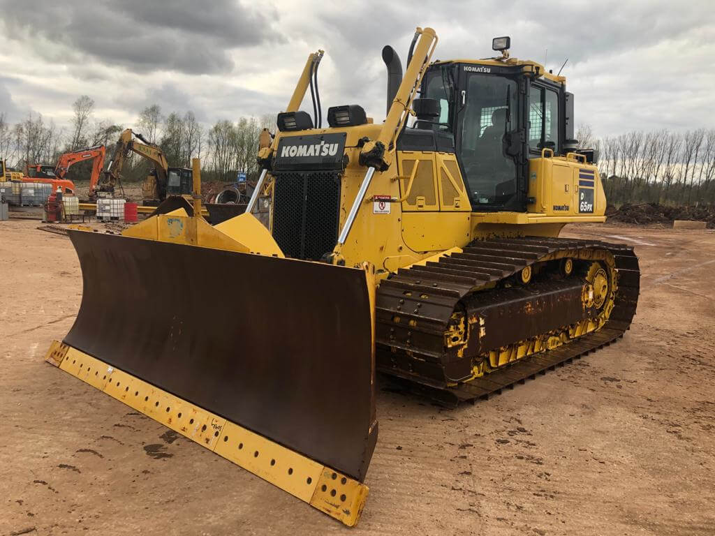 KOMATSU D65PX-18 - Red Bull Equipment