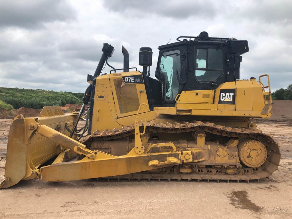 CAT D7E LGP - Red Bull Equipment
