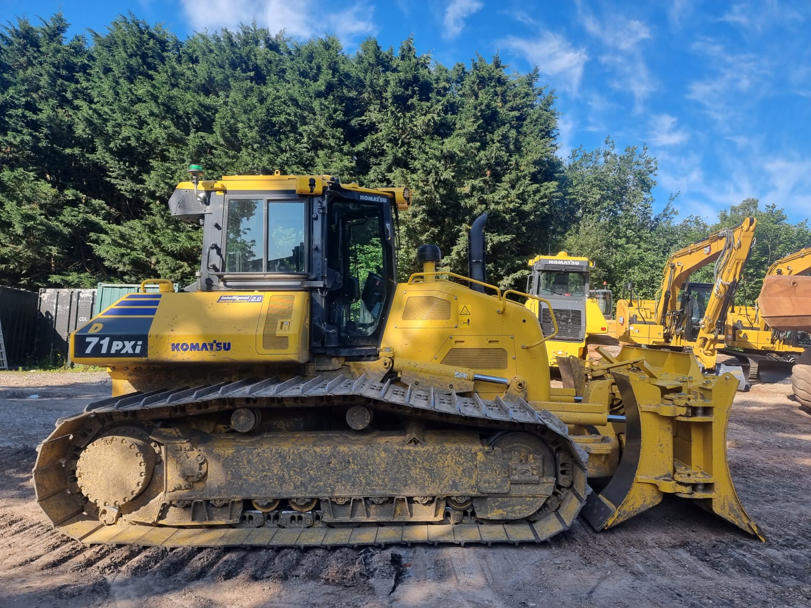 KOMATSU D71PXI-24 - Red Bull Equipment