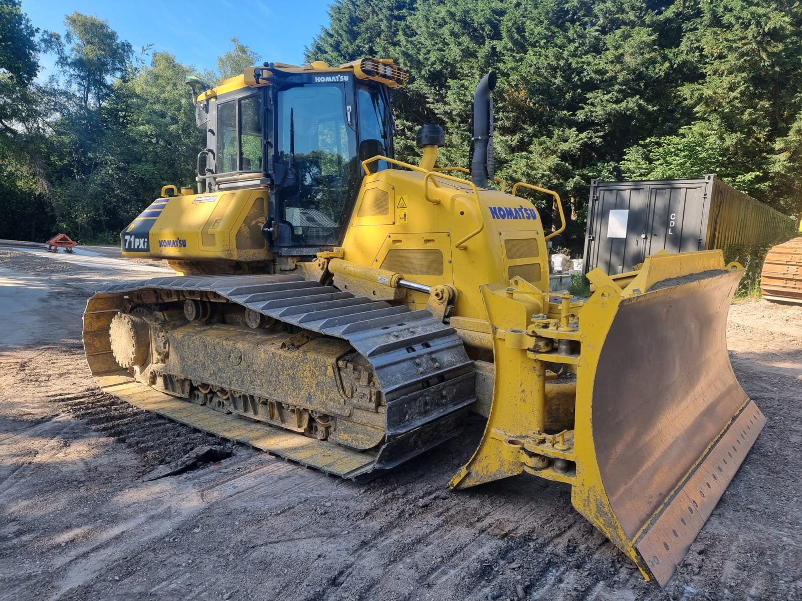 KOMATSU D71PXI-24 - Red Bull Equipment