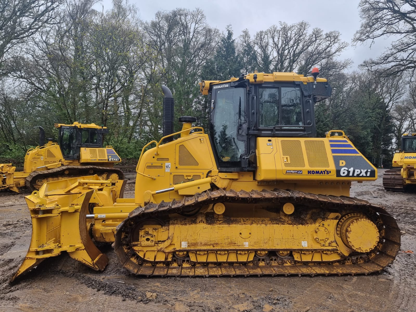 KOMATSU D61PXI-24 - Red Bull Equipment