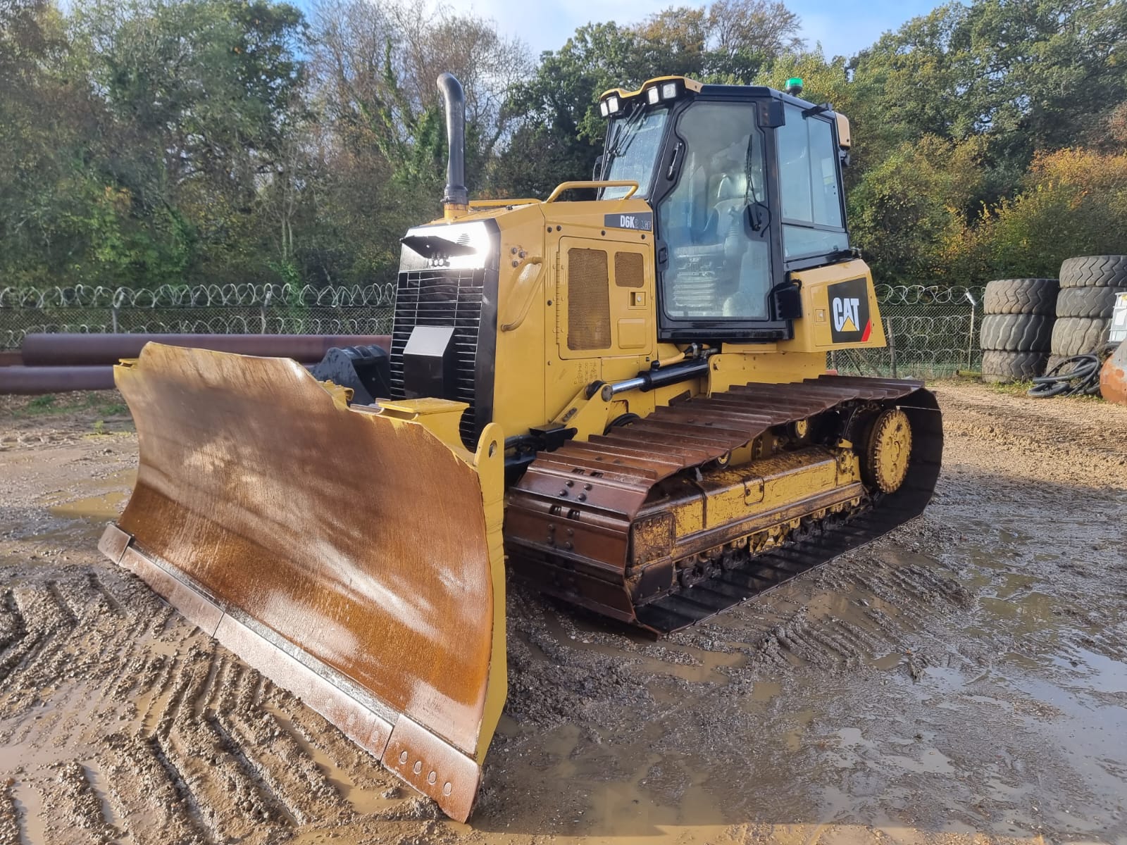 CAT D6K2 LGP - Red Bull Equipment