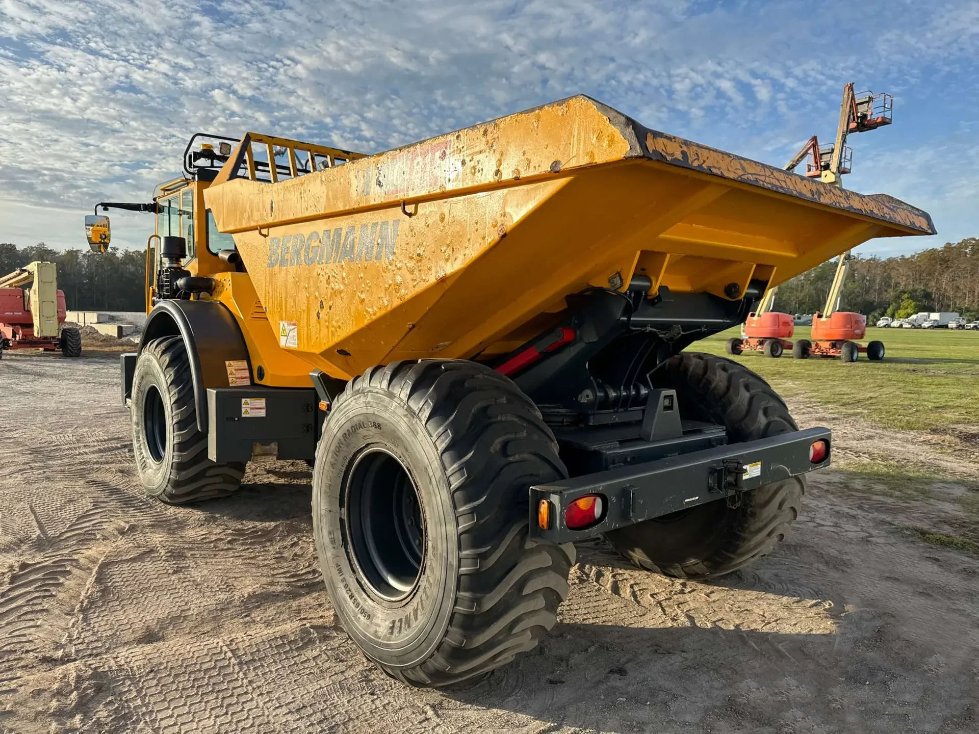 BERGMANN C815S - Red Bull Equipment