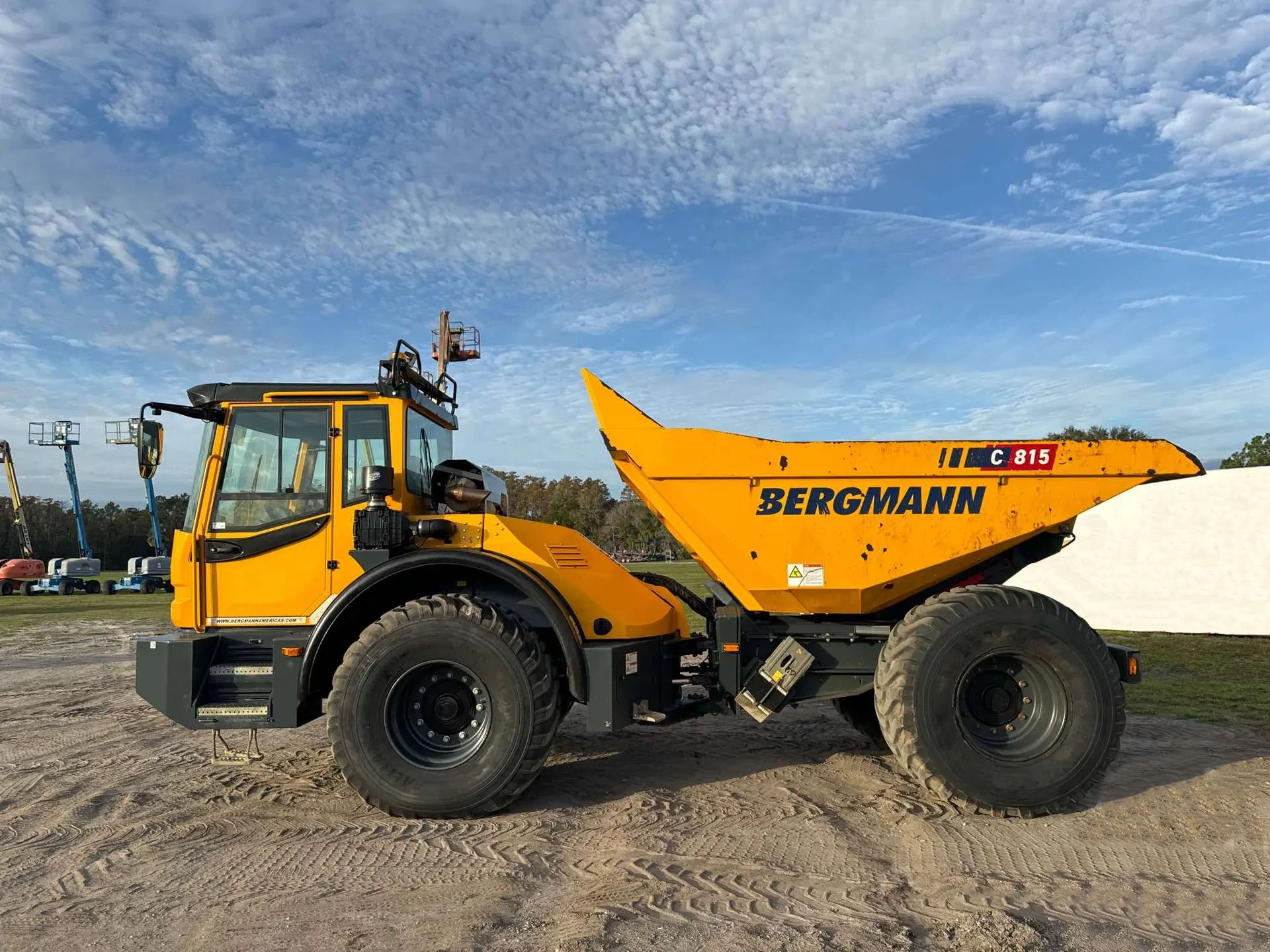 BERGMANN C815S - Red Bull Equipment