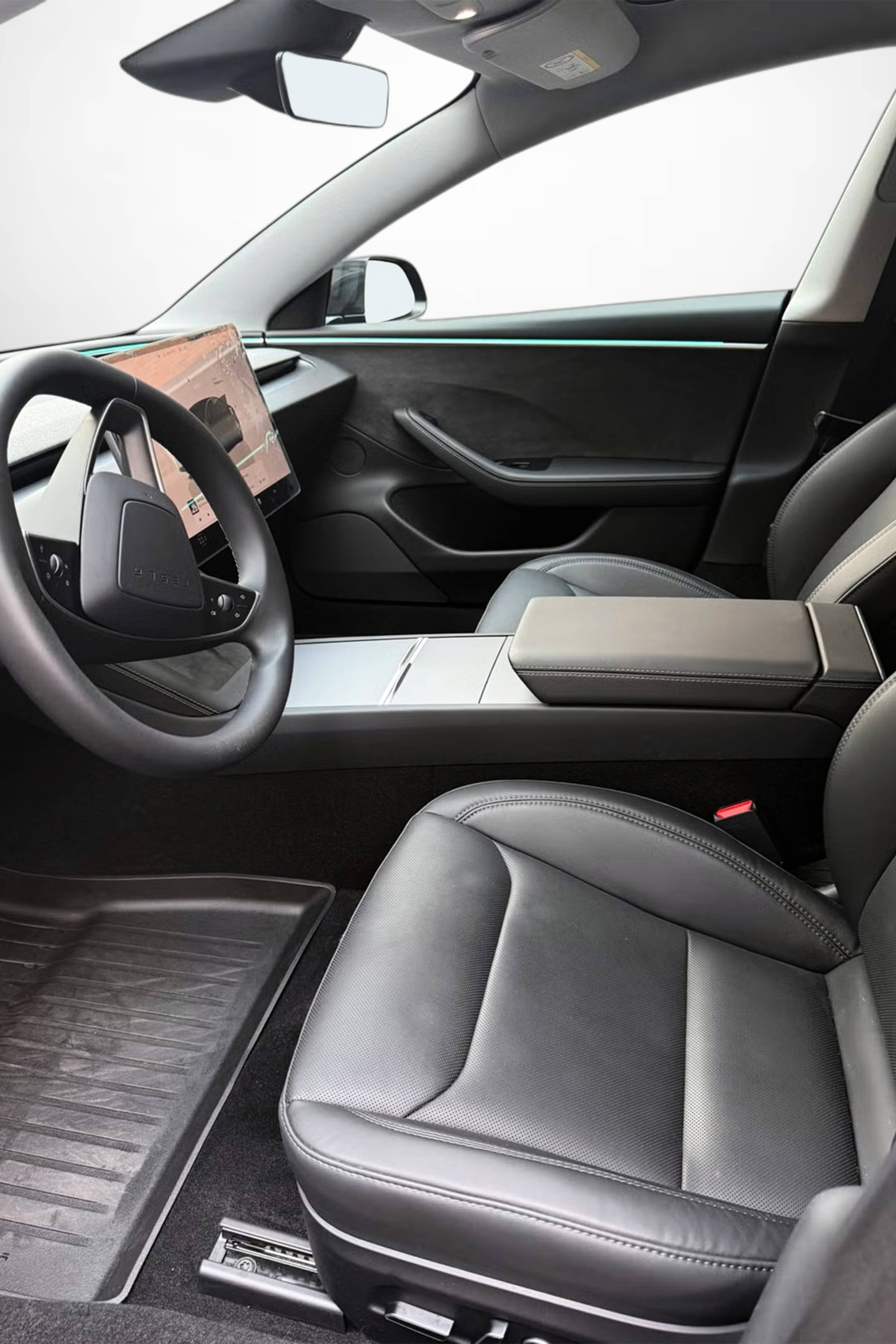 Rebil - Tesla Model 3 | 2025 | EJ98855