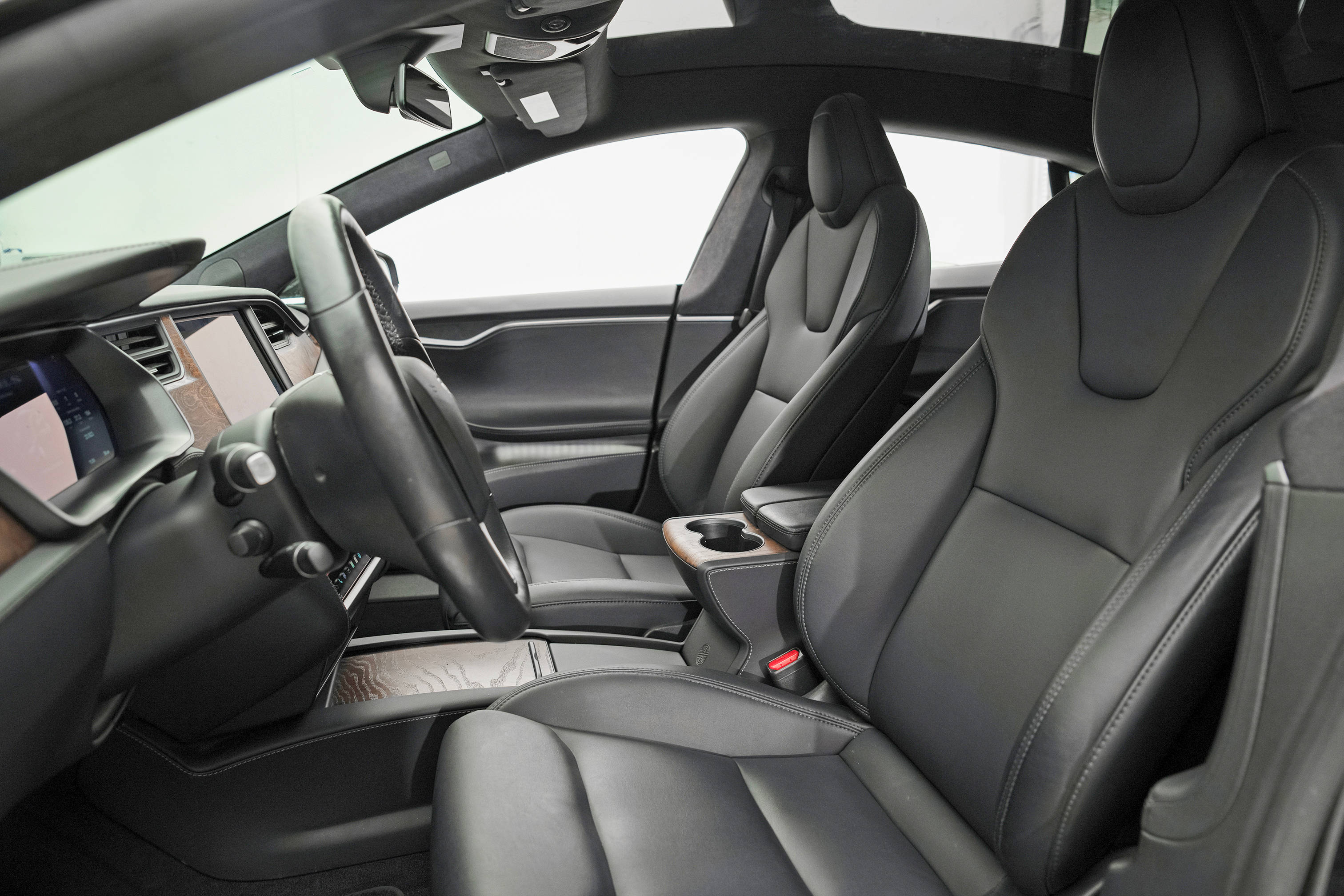 Rebil - Tesla Model S | 2020 | EB65943