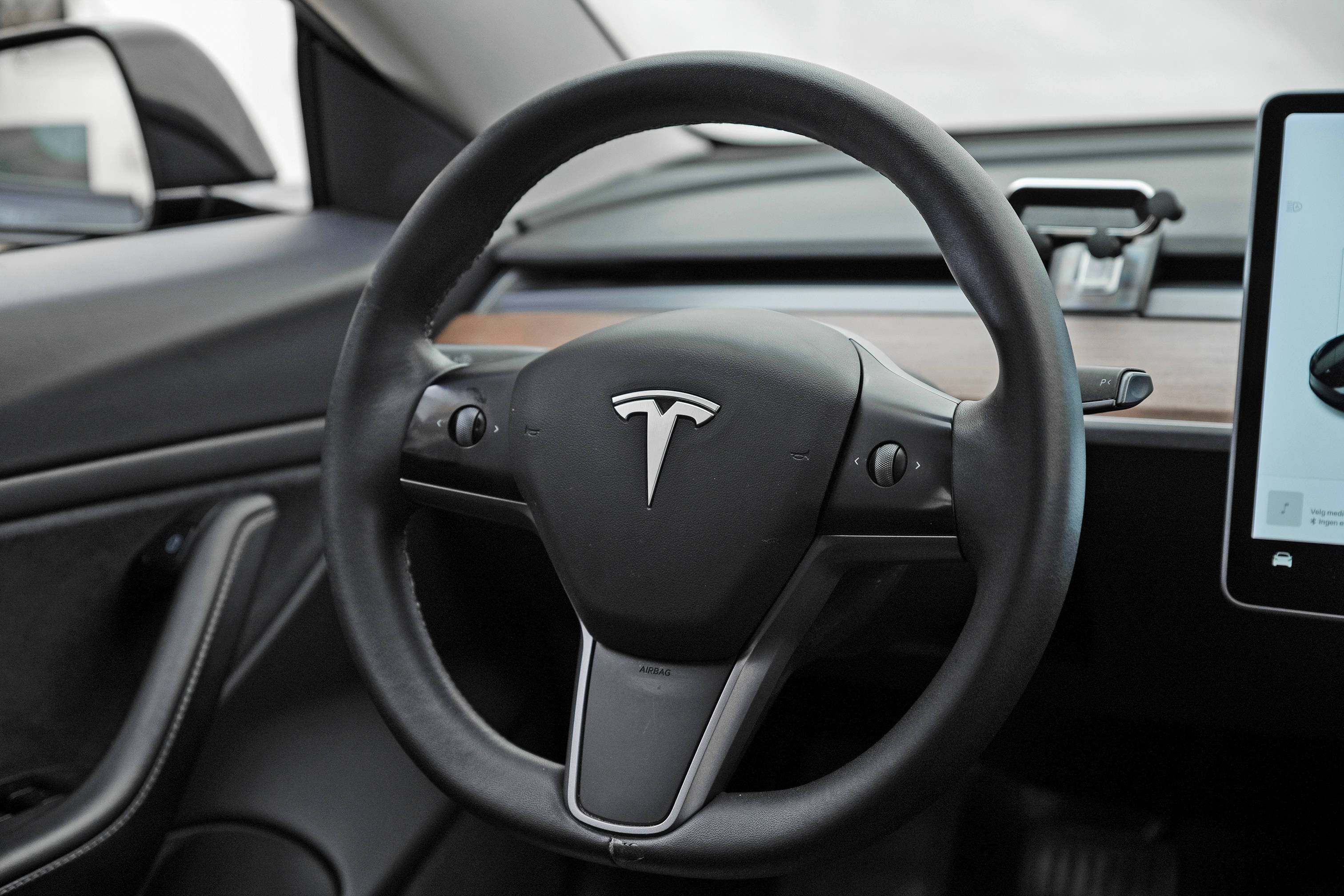 Rebil - Tesla Model 3 | 2021 | EB97030