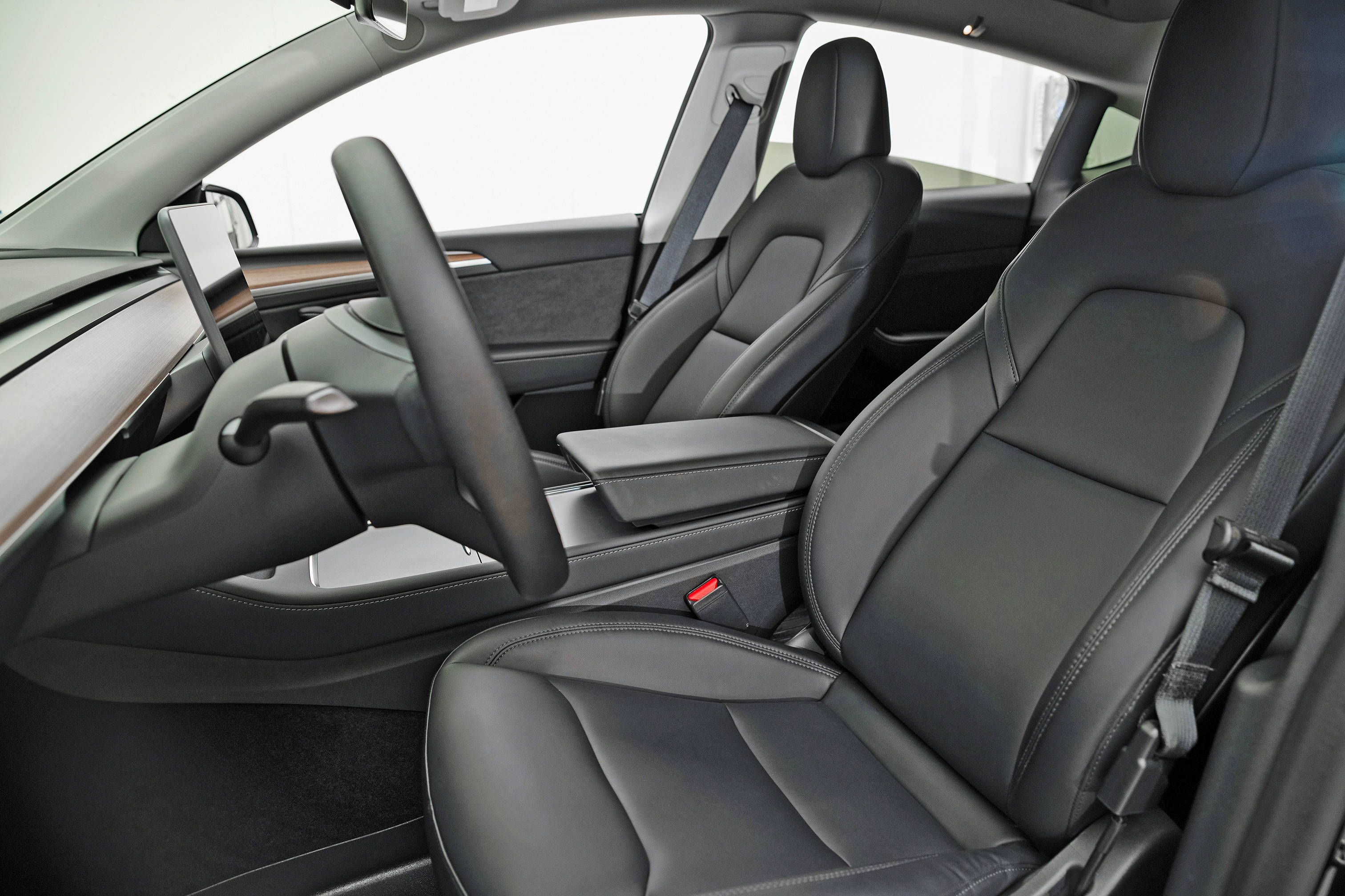 Rebil - Tesla Model Y | 2023 | EE62500