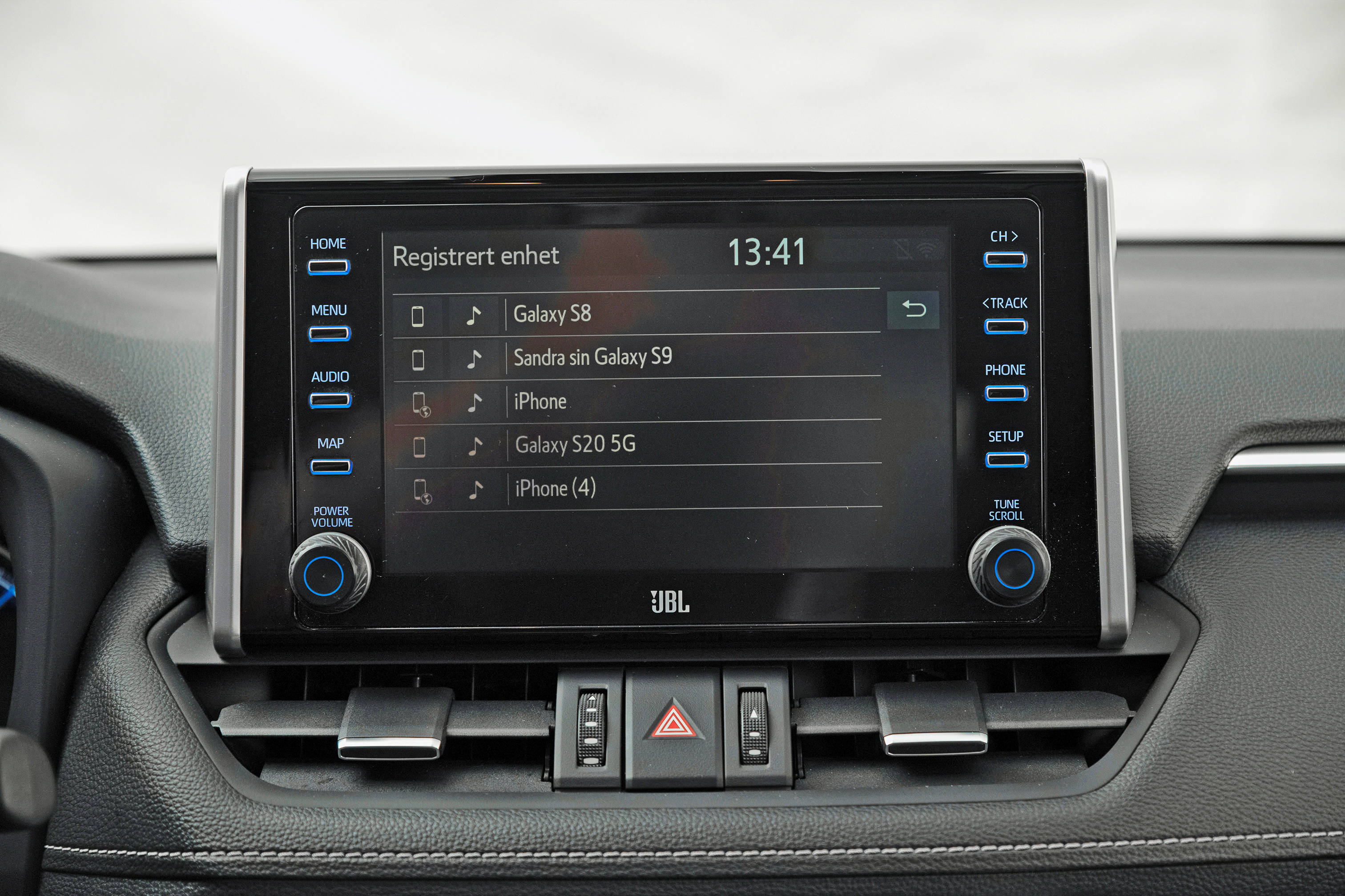 Rebil - Toyota RAV4 | 2020 | UF86476