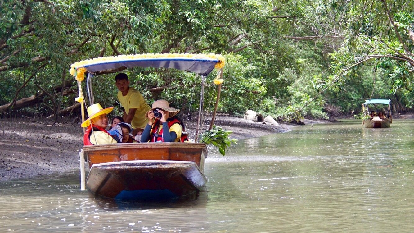 Bangkok Oyster Farm & Monkey Tour | Private Oyster Farm & Monkey Tour