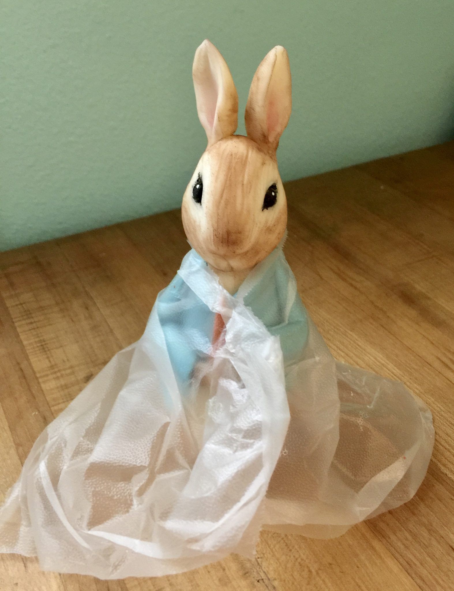 Peter Rabbit figurine tutorial - robyn loves cake Tutorials