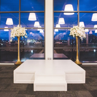 8X8 WHITE SQUARE STAGE RISER - Prophouse