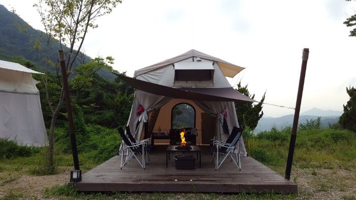 The two-storey tent Skylodge takes glamping to a higher level - Living ...