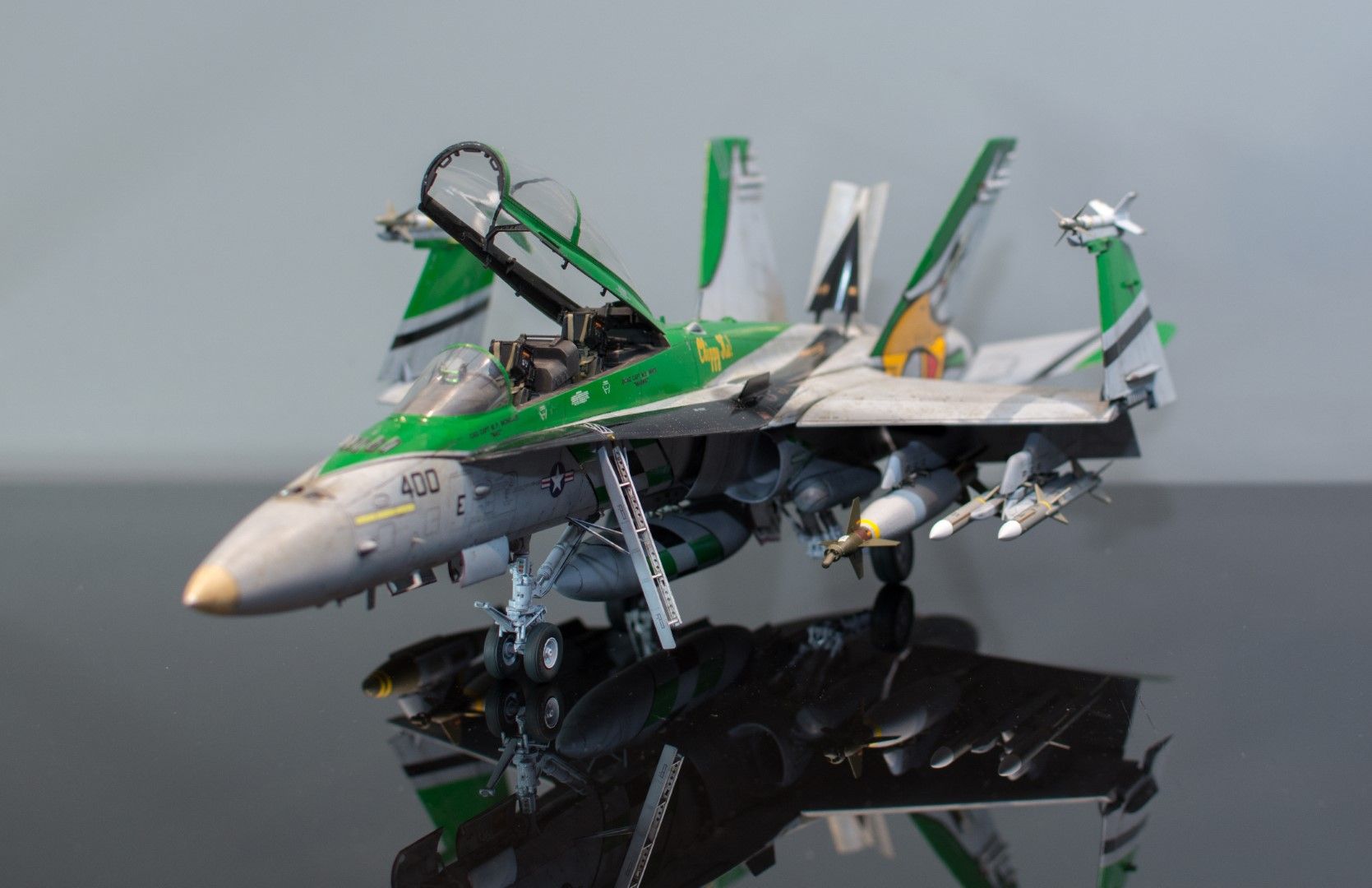 F-18 VFA-195 - Ready for Inspection - Large Scale Planes