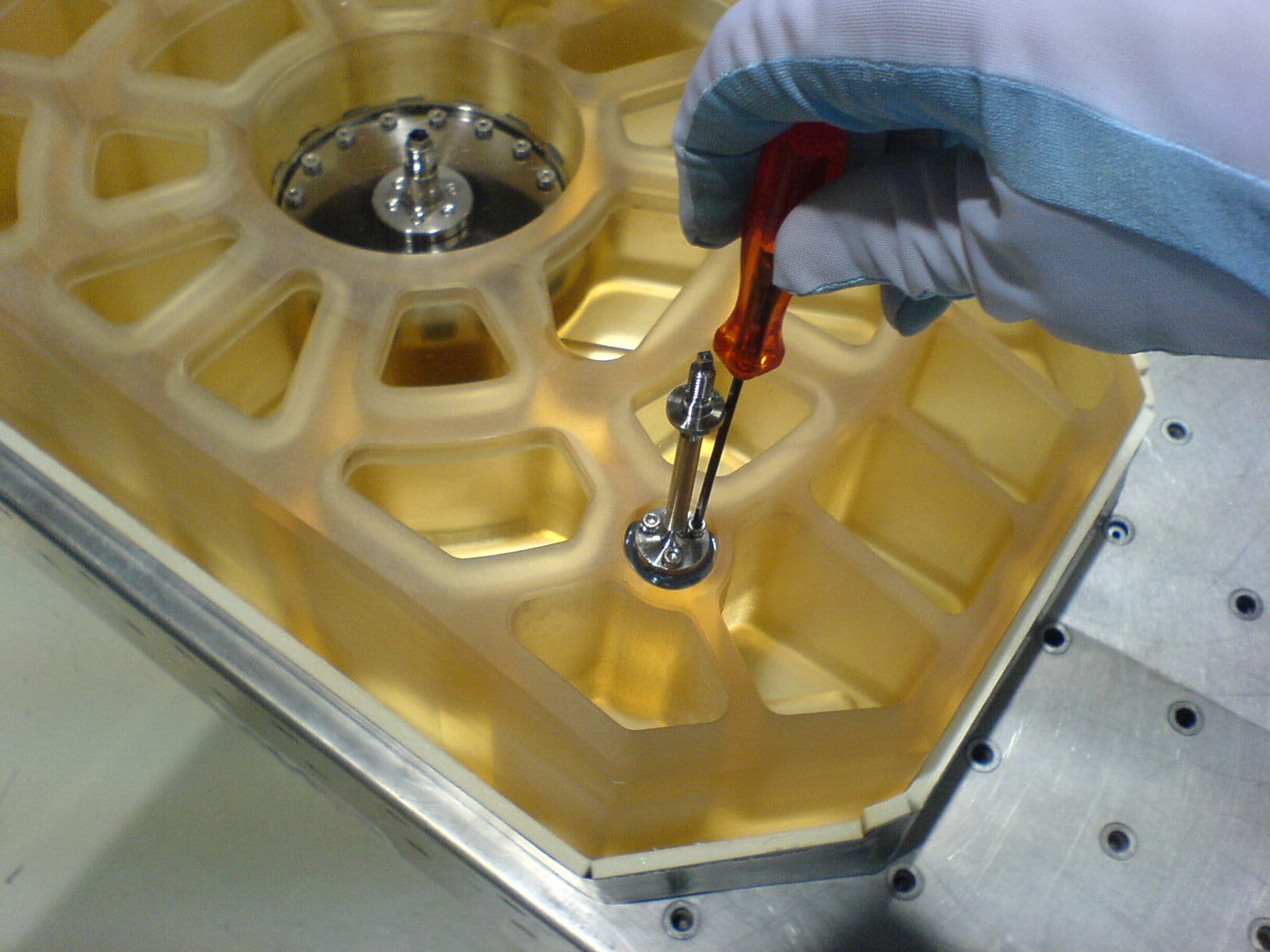 Four-mirror anastigmat for earth imaging | AMOS