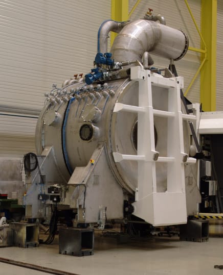 Test bench for VINCI (Ariane V) | AMOS