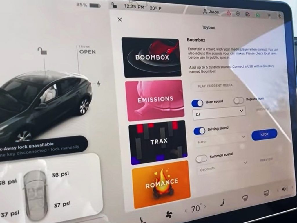 Tesla: Now use fart noise for horn