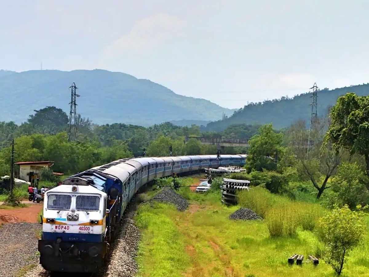6 Most Luxurious Trains in India, to travel like a King
