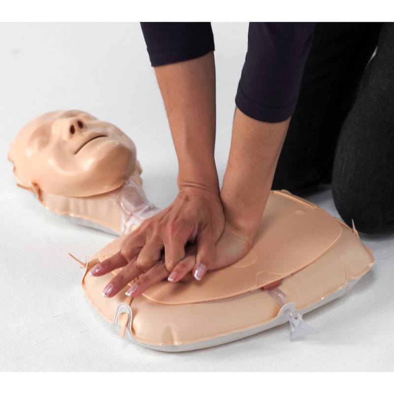 Mini Anne | Den enkla HLR dockan som tar lite plats