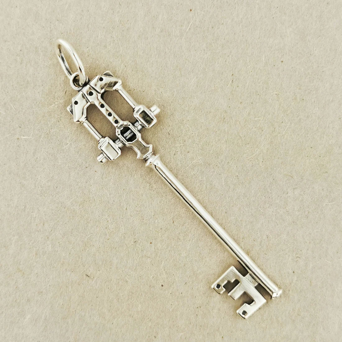 14 Best Kingdom Hearts Keyblade Necklaces & Pendants