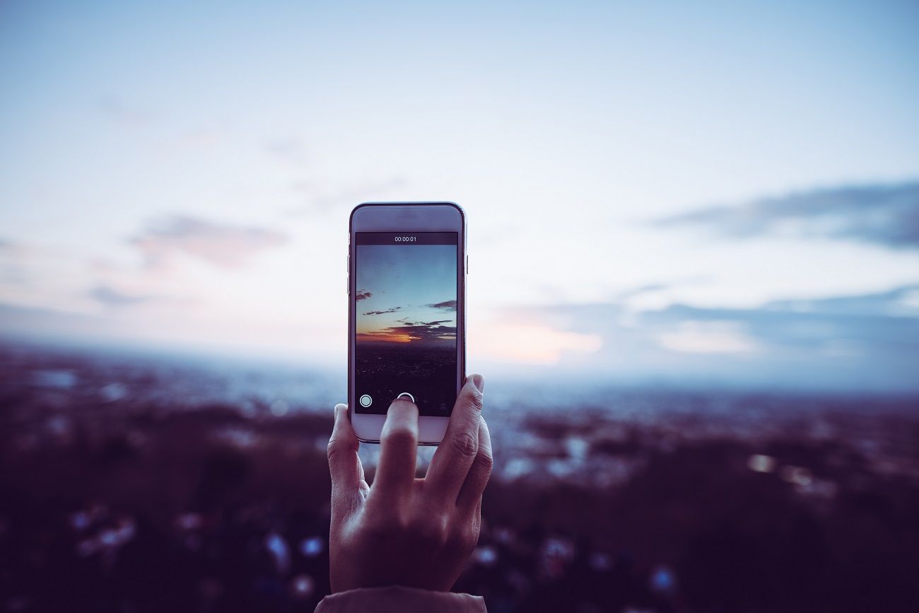 How to Turn Your Smartphone into a Professional Camera - TechLoot