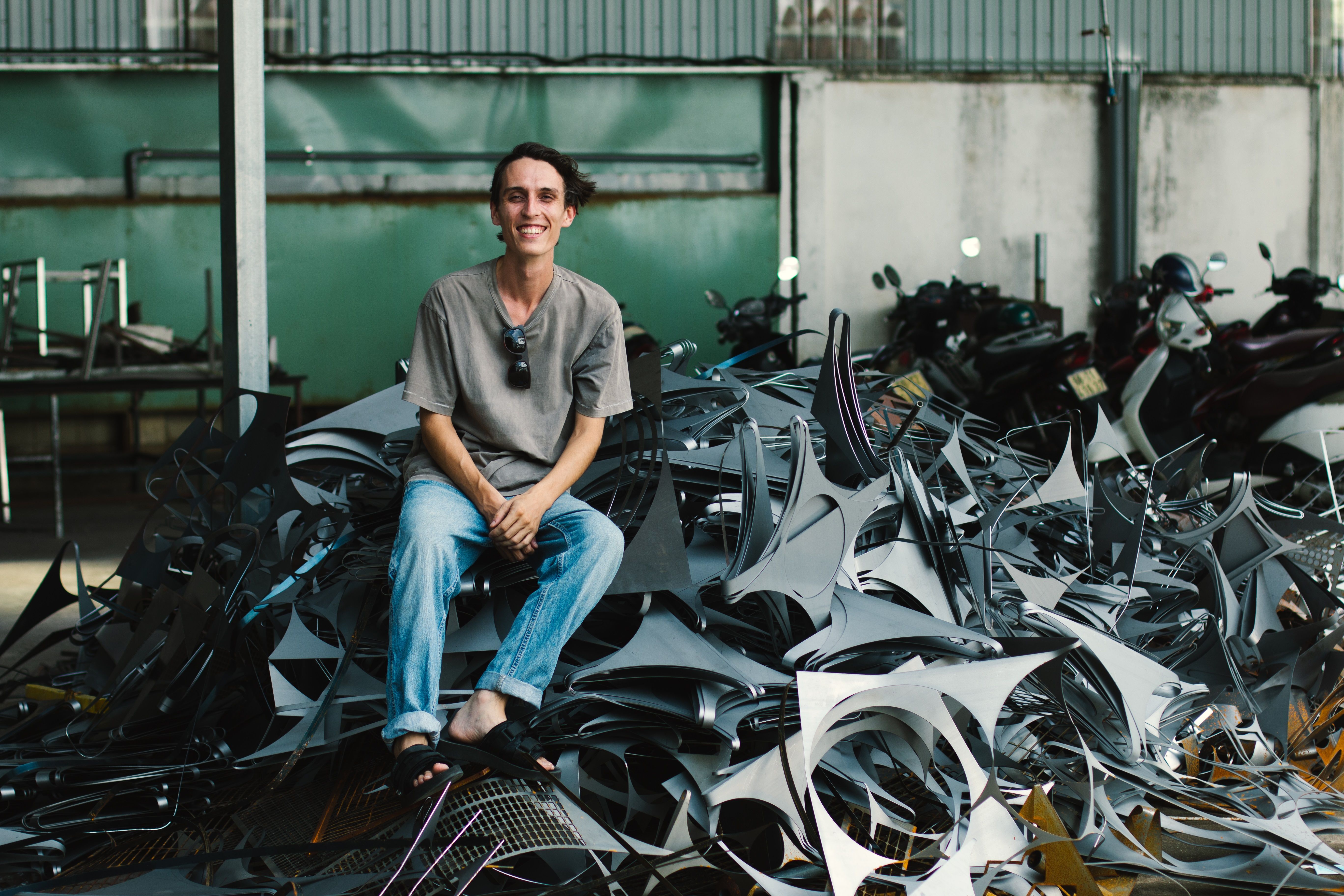 Matt Tray small by Thomas VINCENT 2024: Design | The Artling