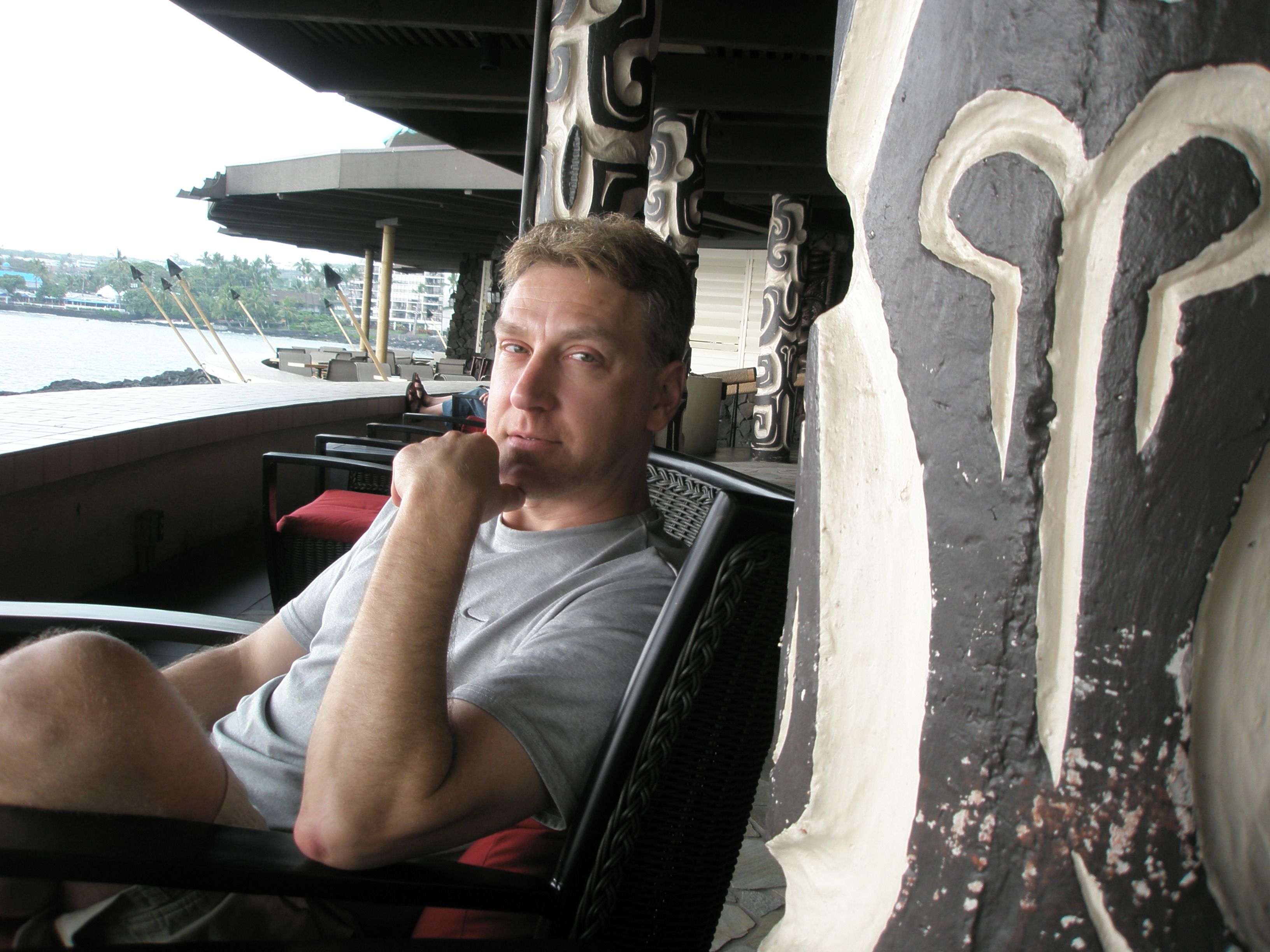 Dan Bar - 14 works for sale, profile & content on The Artling