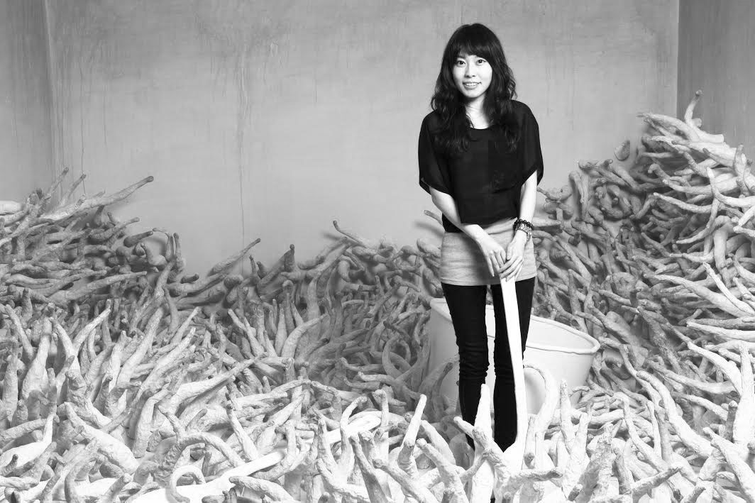 Jee Young Lee - profile & content on The Artling