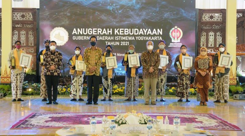 Hanung Bramantyo dan Marwoto Kewer Raih Penghargaan Kebudayaan DIY ...